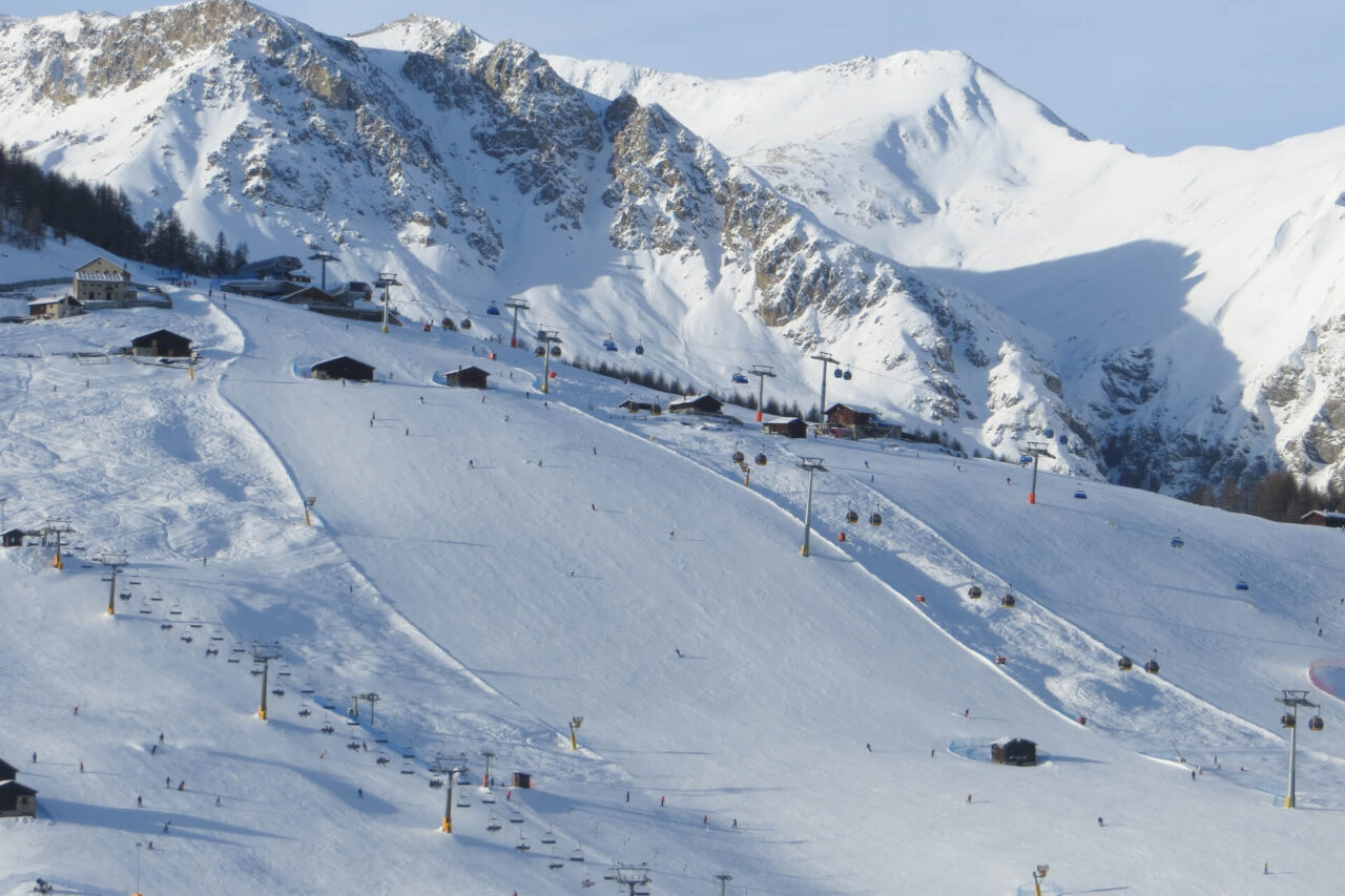 Winter in Livigno: all dates for the 2025/26 ski season | Ski Area ...